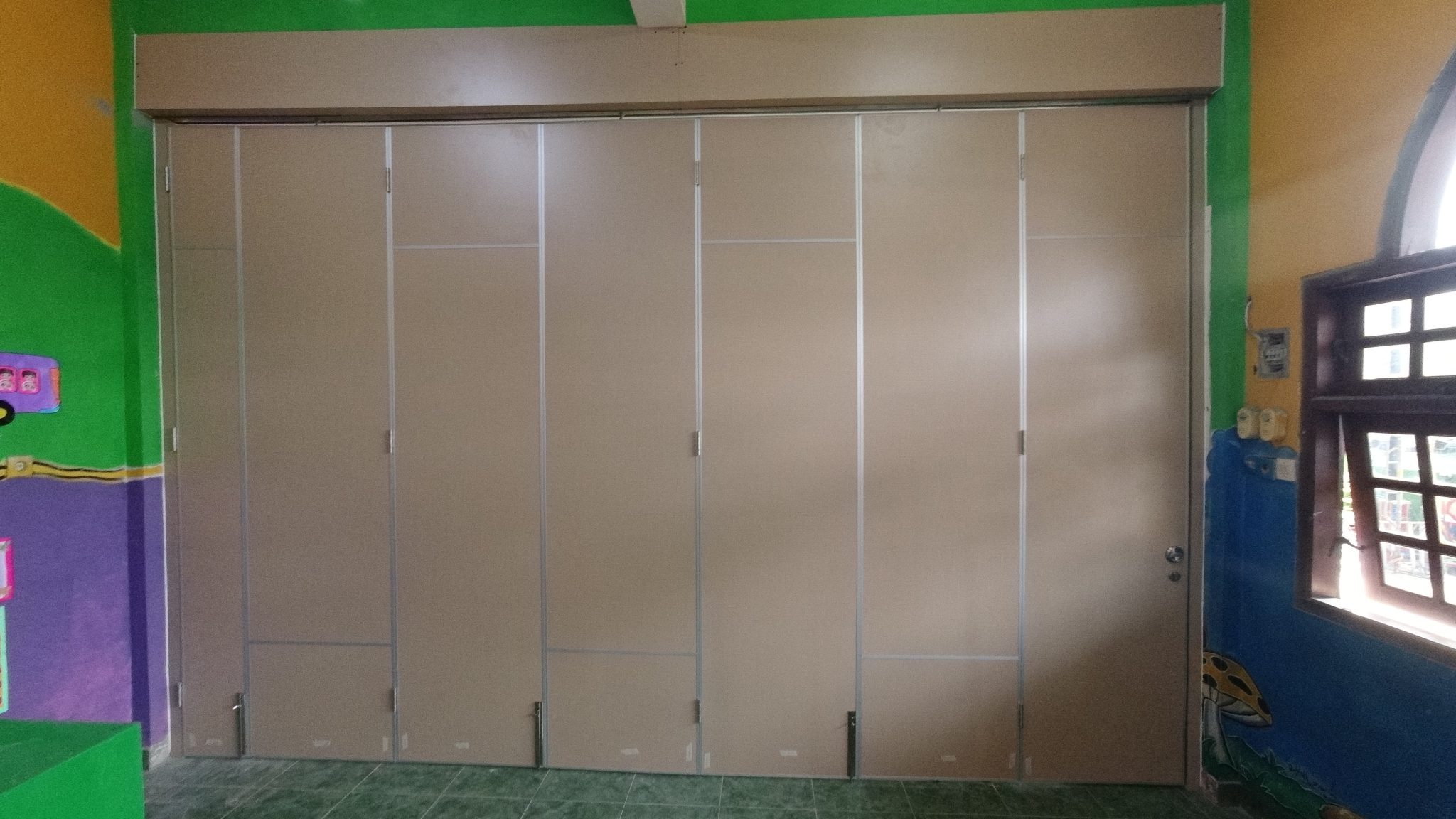 PINTU PARTISI SLIDING PENYEKAT RUANGAN SLIDING MOVABLE